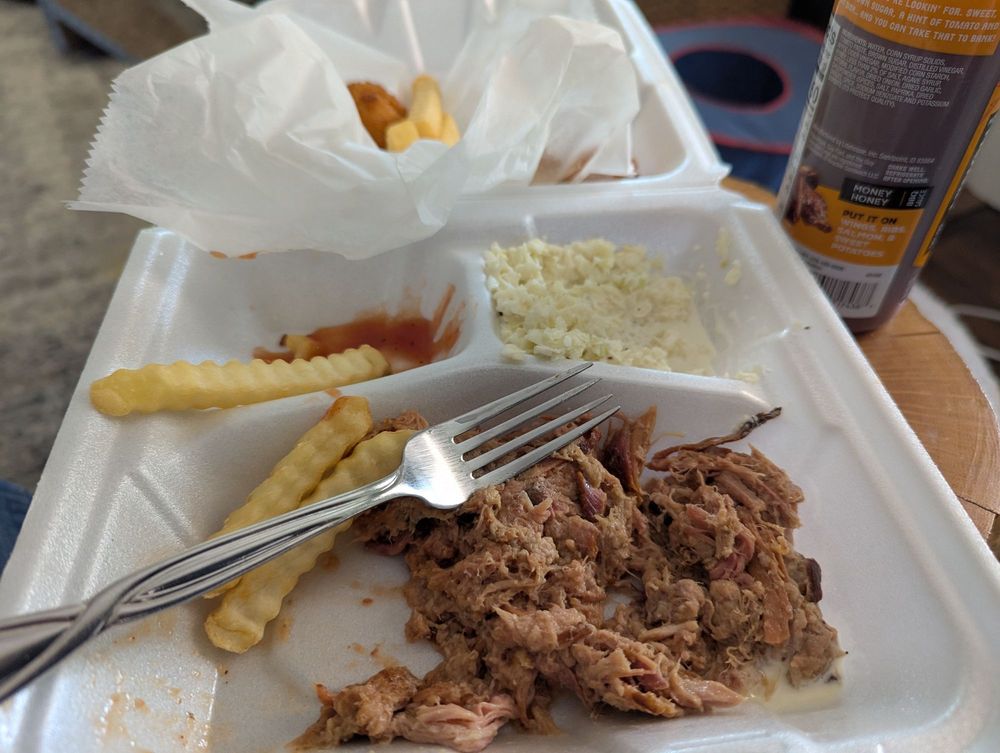 BERNIE’S BAR-B-QUE - Updated December 2025 - 11 Photos & 15 Reviews ...