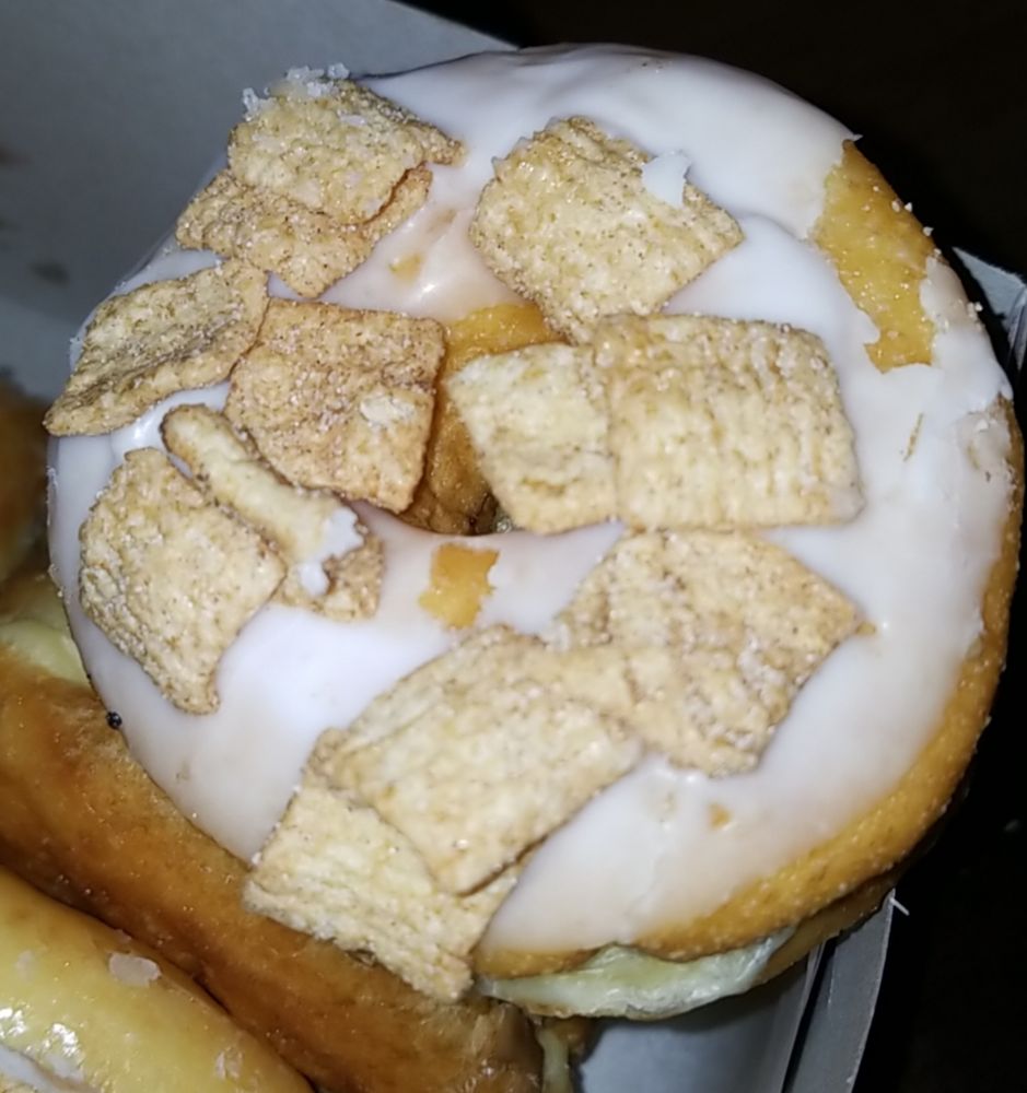 STAR DONUTS - Updated May 2024 - 44 Photos & 61 Reviews - 3008 E Hammer ...