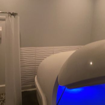 FLOAT ROBINS - Updated December 2025 - 14 Photos & 13 Reviews - 225 ...