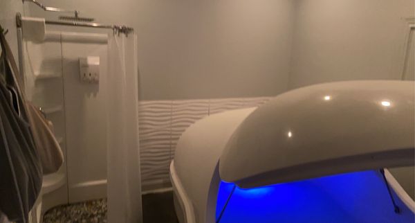 FLOAT ROBINS - Updated December 2025 - 14 Photos & 13 Reviews - 225 ...