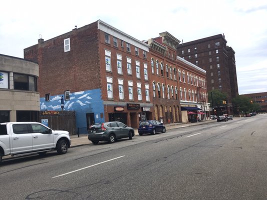 PERRY SQUARE - Updated August 2024 - 18 Photos - 571-601 state St, Erie ...