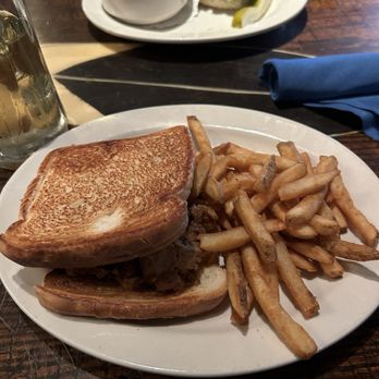 THE TOMBS - Updated October 2025 - 285 Photos & 470 Reviews - 1226 36th ...