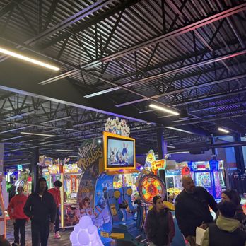 SUPERCHARGED ENTERTAINMENT - Updated November 2024 - 302 Photos & 154 Reviews - 987 US Rte 1 ...