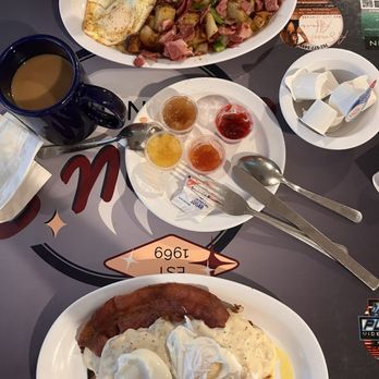 LOU’S DINER - Updated August 2024 - 1433 Photos & 1328 Reviews - 431 S ...