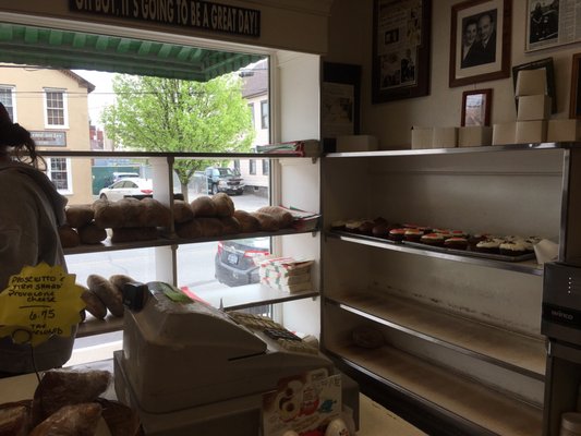 PERRECA’S BAKERY - 75 Photos & 98 Reviews - Bakeries - 31-33 N Jay St ...