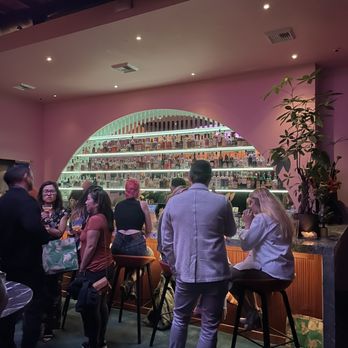MOONGATE LOUNGE - Updated June 2024 - 352 Photos & 133 Reviews - 28 ...