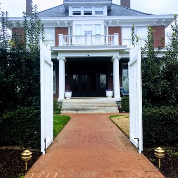 THE TIMOTHY DEMONBREUN HOUSE - Updated October 2025 - 21 Photos & 26 ...