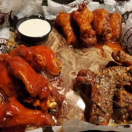 BAUMHOWER’S VICTORY GRILLE - 182 Photos & 282 Reviews - 2465 Eastern ...