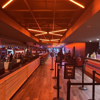 BOWLERO WOODLAND HILLS - Updated January 2026 - 448 Photos & 799 ...