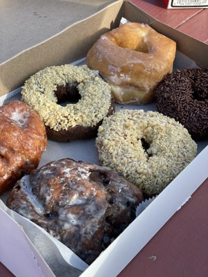 CONGDON’S DOUGHNUTS FAMILY RESTAURANT & BAKERY - 534 Photos & 710 ...