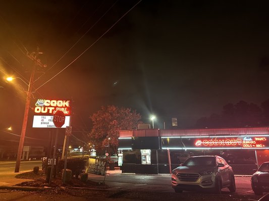 COOK OUT - Updated August 2025 - 32 Photos & 75 Reviews - 2411 ...