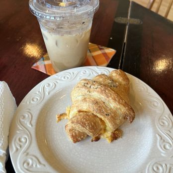 HILLSIDE COFFEE HOUSE - Updated December 2025 - 89 Photos & 30 Reviews ...