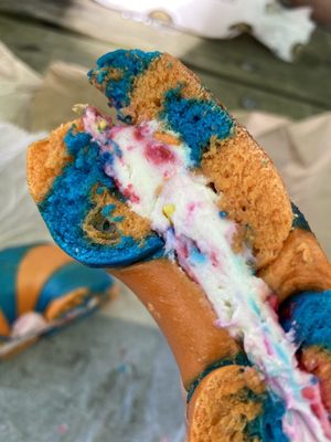 BLUE LINE DELI & BAGELS - Updated November 2024 - 37 Photos & 51 ...