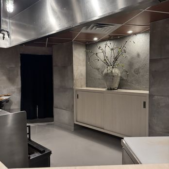 MABO - Updated October 2025 - 129 Photos & 21 Reviews - 6109 Berkshire ...