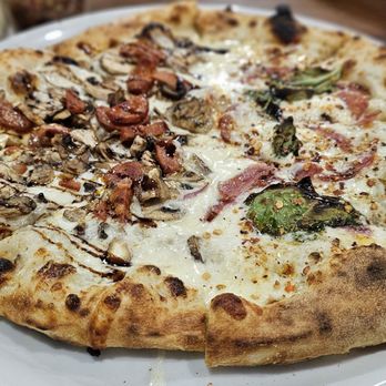 BENJI’S WOODFIRE PIZZA - Updated October 2024 - 298 Photos & 202 ...