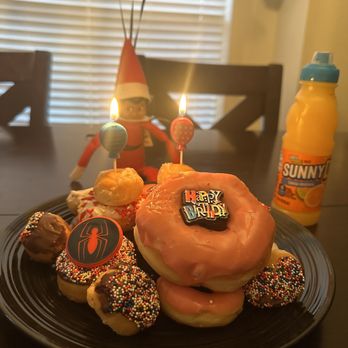 SUPREME DONUTS - Updated September 2025 - 34 Photos & 29 Reviews - 6909 ...