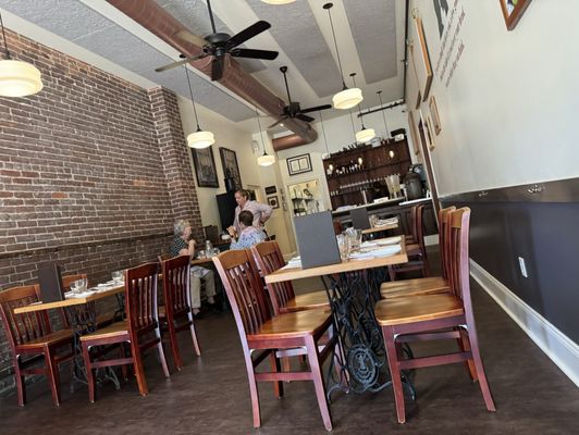 LEOGRETA - Updated January 2026 - 587 Photos & 312 Real Reviews - 301 W ...