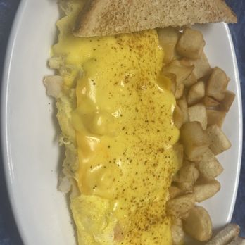 LAYTON’S FAMILY RESTAURANT - Updated July 2024 - 279 Photos & 306 ...