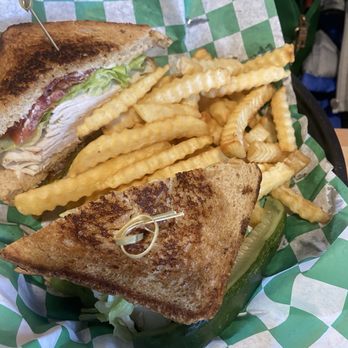 THE IRISH GOODBYE PINTHOUSE - Updated December 2025 - 32 Photos & 27 ...