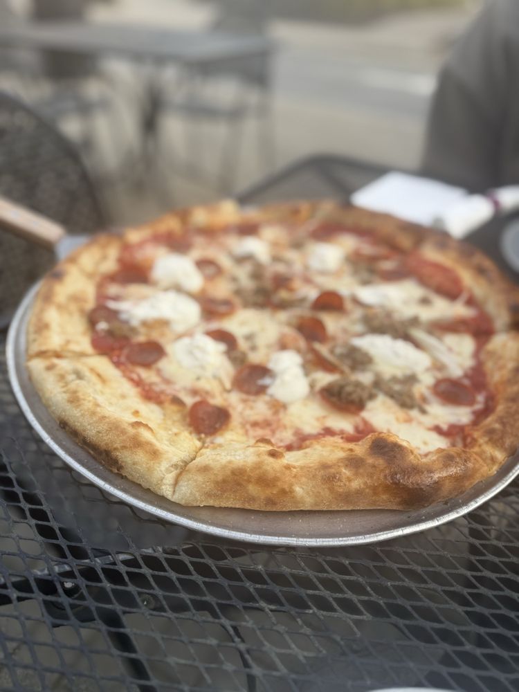 MTH PIZZA - Updated June 2026 - 218 Photos & 159 Reviews - 1675 ...