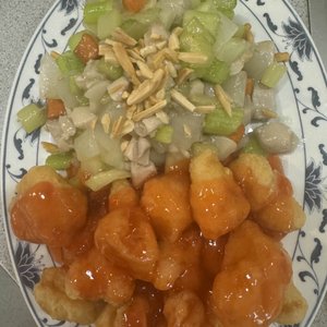 FARMSOOK THAI EATERY - Updated November 2024 - 12 Photos - 1052 14th ...