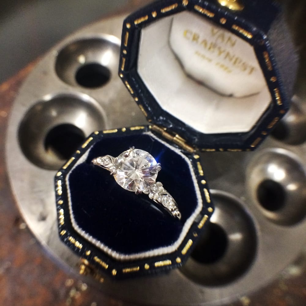 VAN CRAEYNEST - Updated March 2025 - 20 Photos - 27 E State St ...