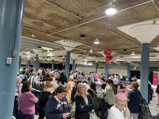 ALLEN COUNTY WAR MEMORIAL COLISEUM - Updated August 2025 - 40 Photos ...