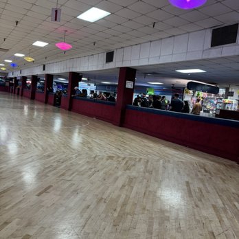 FOUNTAIN VALLEY SKATING CENTER - Updated December 2025 - 323 Photos ...