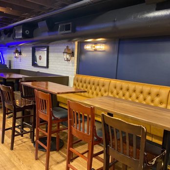 HOG ALLEY LOUNGE - Updated December 2025 - 13 Photos & 14 Reviews - 115 ...