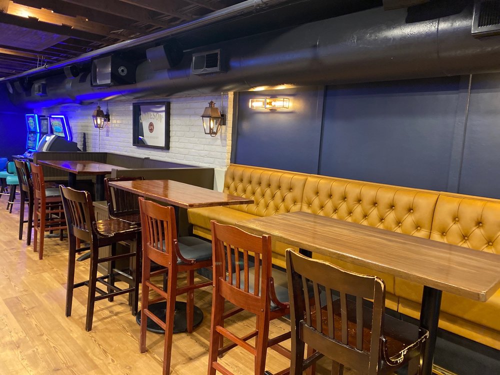 HOG ALLEY LOUNGE - Updated December 2025 - 13 Photos & 14 Reviews - 115 ...