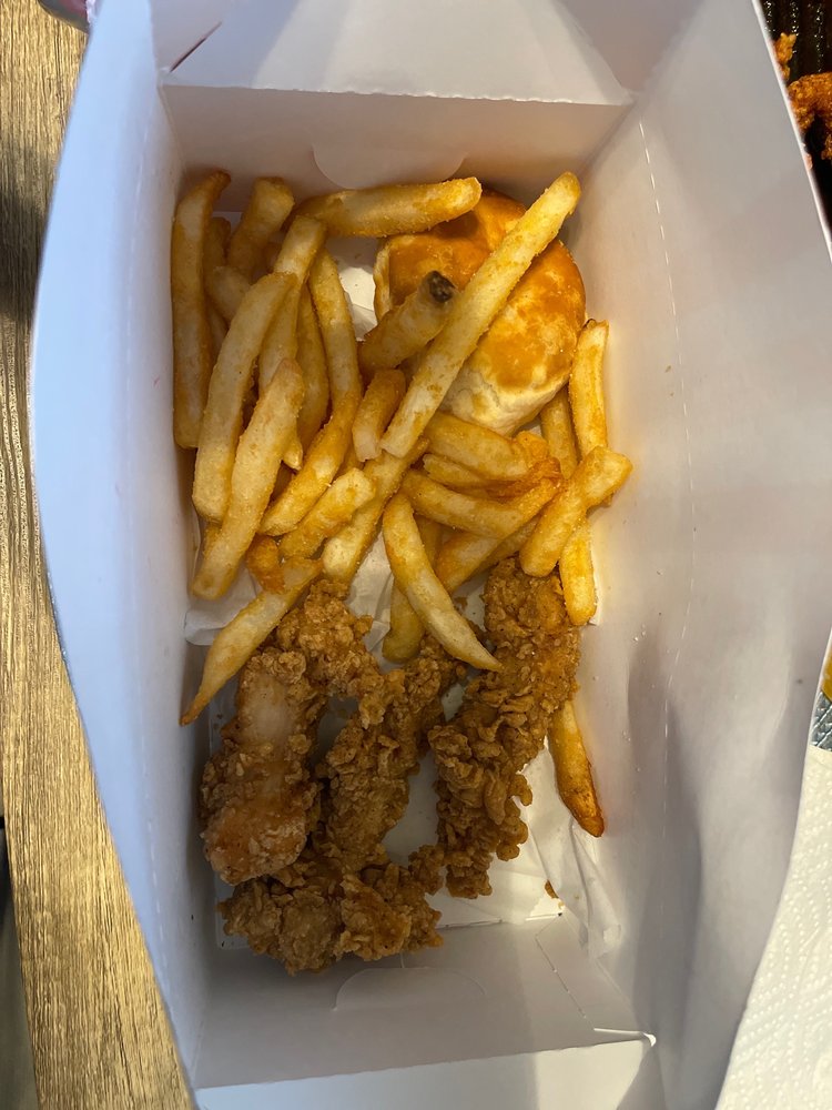 KFC - Updated December 2025 - 11 Photos & 16 Reviews - 4528 W 38th St ...