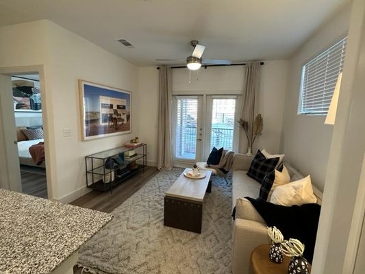 THE RILEY APARTMENT HOMES - Updated June 2024 - 19 Photos - 480 Commons ...