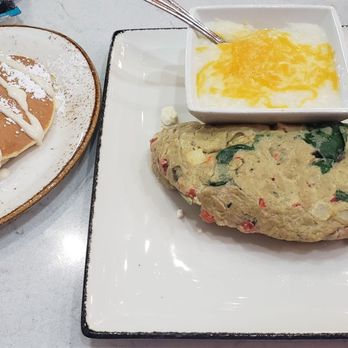 THE BRUNCH DISTRICT - Updated July 2024 - 139 Photos & 70 Reviews ...