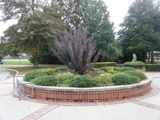 GROTON PUBLIC LIBRARY - Updated October 2025 - 21 Photos - 52 Newtown ...