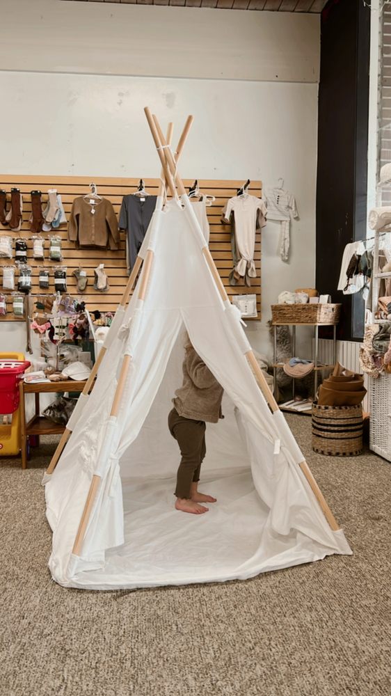 LITTLE MODERN MARKET - 160 Huntington Ave N, Castle Rock, Washington ...