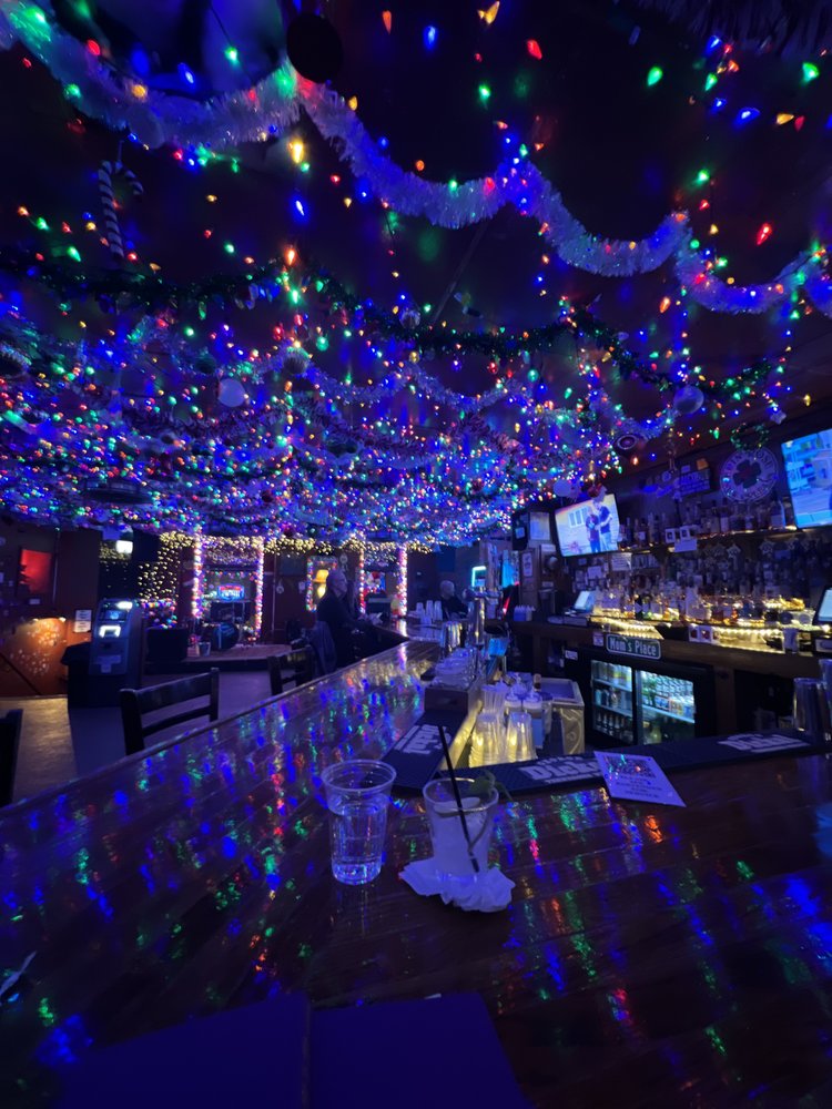 MOM’S PLACE - Updated June 2024 - 78 Photos & 121 Reviews - 650 N ...