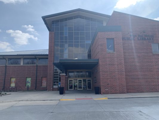 WEST DES MOINES PUBLIC LIBRARY - Updated October 2025 - 15 Photos ...