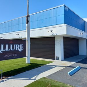 LOOKERS - Updated January 2026 - 16 Reviews - 4045 Fowler St, Fort ...