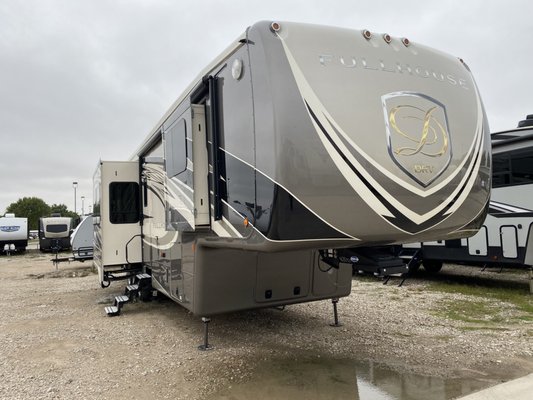 DEMONTROND RV HOUSTON - Updated December 2025 - 26 Photos & 60 Reviews ...