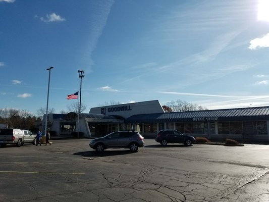 GOODWILL INDUSTRIES - Updated August 2024 - 15 Photos & 21 Reviews ...