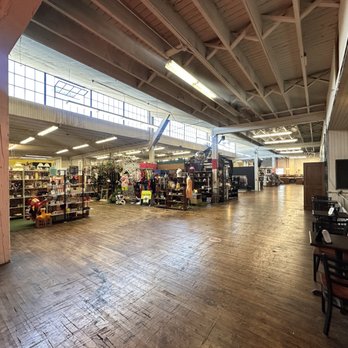 MEMORY DEN ANTIQUE MALL - Updated December 2025 - 277 Photos & 62 ...