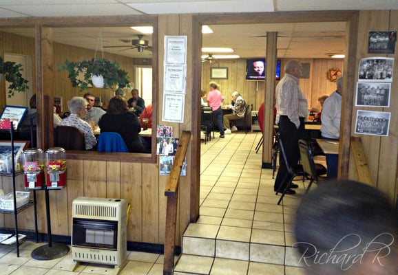 CAMPTON RESTAURANT - 25 Photos & 29 Reviews - 2670 Hwy 11, Monroe ...