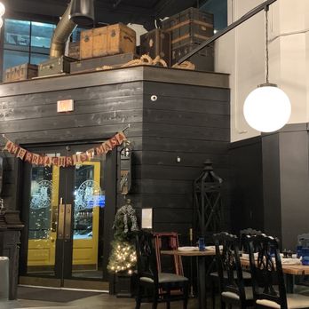 BLACKWALL HITCH - New American Restaurant - 700 E Pratt St, Baltimore ...