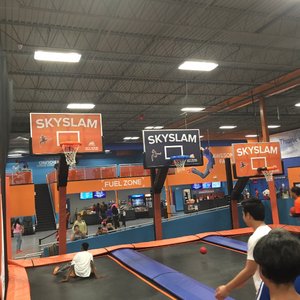 SKY ZONE TRAMPOLINE PARK - 61 Photos & 45 Reviews - Trampoline Parks ...