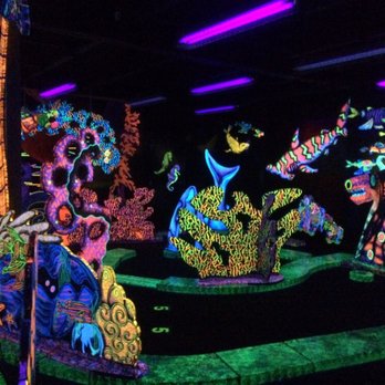 PUTTING EDGE - Updated January 2026 - 17 Photos - 105 Promenade du Centropolis, Laval, Quebec ...