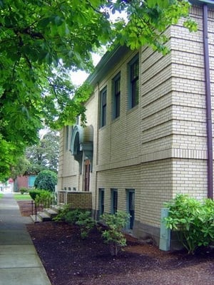 WOODBURN PUBLIC LIBRARY - Updated July 2025 - 280 Garfield St, Woodburn ...