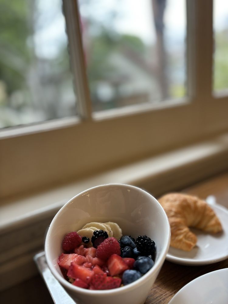 CENTRELLA HOTEL - Updated December 2025 - 290 Photos & 260 Reviews - 12 ...