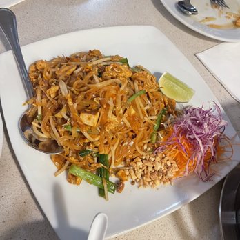 SILVER SPOONS THAI BBQ HOUSE - Updated May 2025 - 365 Photos & 195 ...