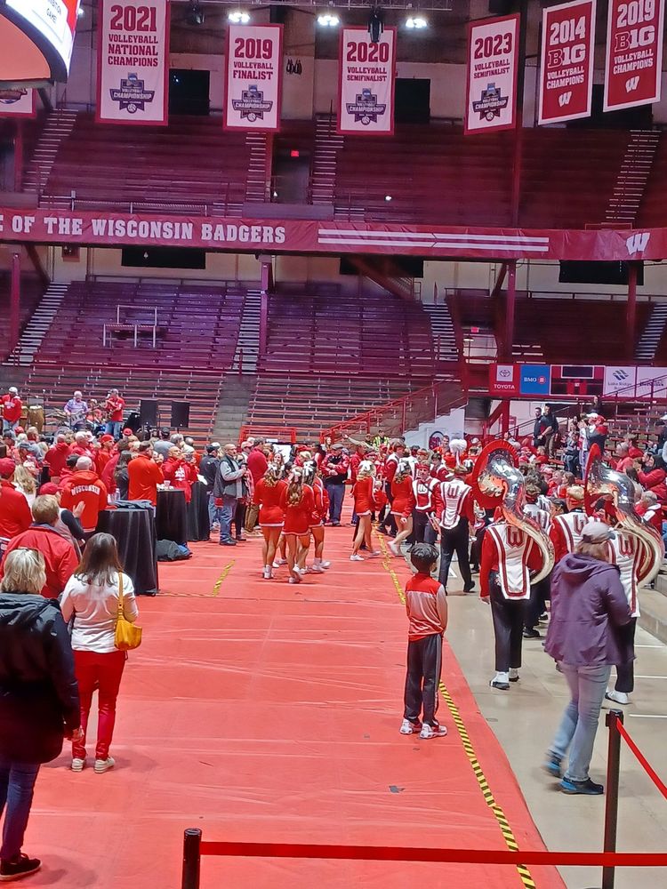 WISCONSIN FIELD HOUSE - Updated October 2025 - 39 Photos - 1450 Monroe ...