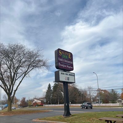 SALINE INN - Updated May 2025 - 61 Photos & 47 Reviews - 434 E Michigan ...
